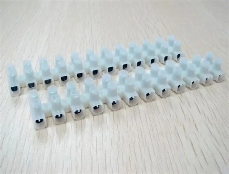 NYLON TERMINAL CONNECTOR